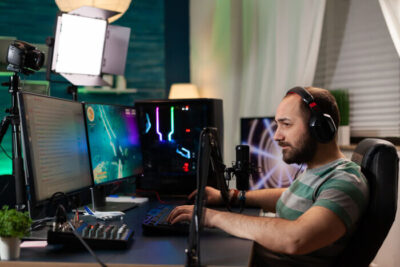 Livestream là gì? Cách livestream trên 4 nền tảng lớn nhất